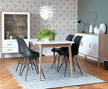 Stolujte na jedálenských stoloch z JYSK.sk